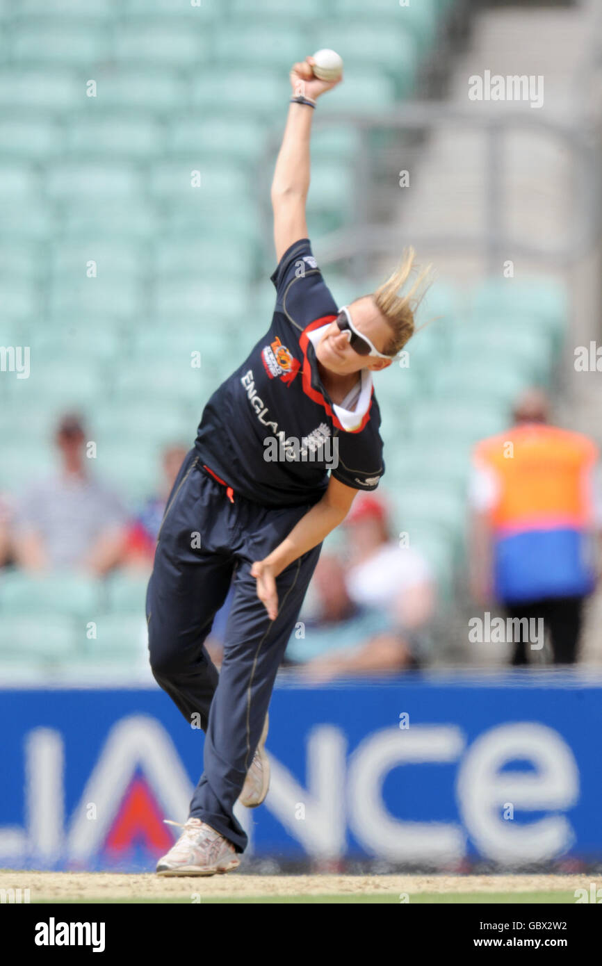 Laura marsh cricket hi-res stock photography and images - Alamy