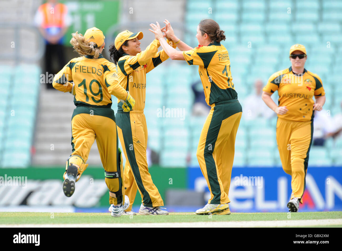 Sarah taylor wicket High Resolution Stock Photography and Images - Alamy