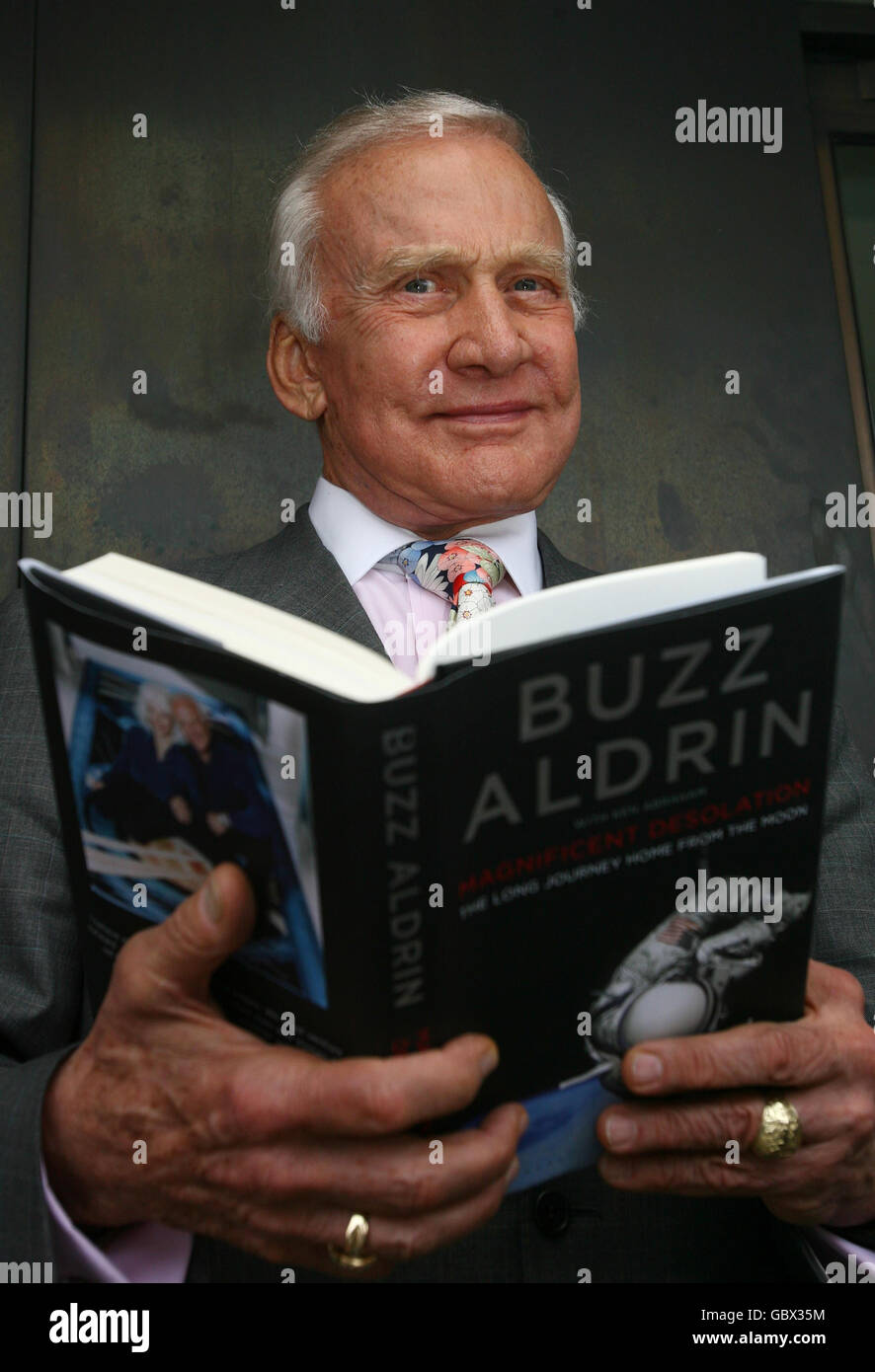 Buzz Aldrin promotes biography Stock Photo - Alamy