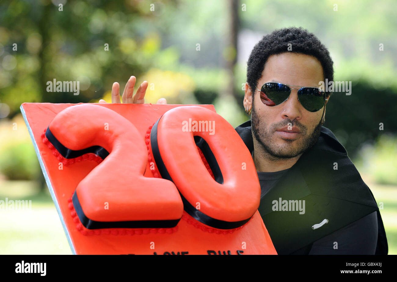 Kravitz celebrates 20 years in the music industry Stock Photo - Alamy