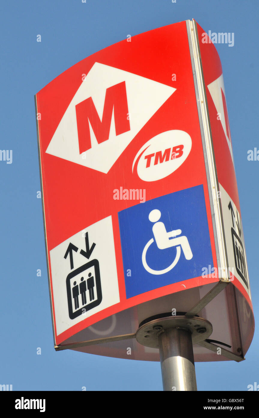 Barcelona metro lift hi-res stock photography and images - Alamy