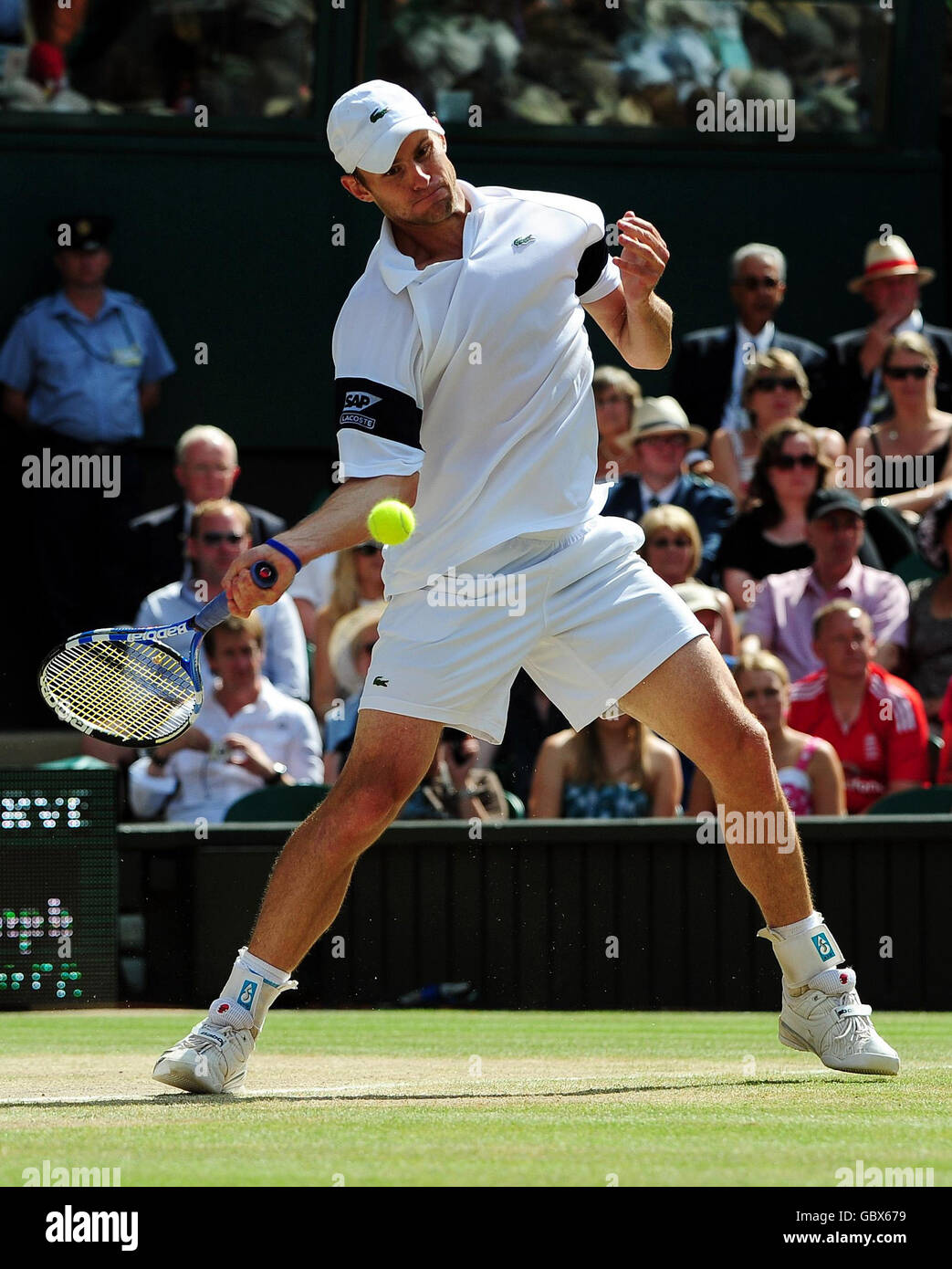 Roger federer playing on grass hi-res stock photography and images - Alamy