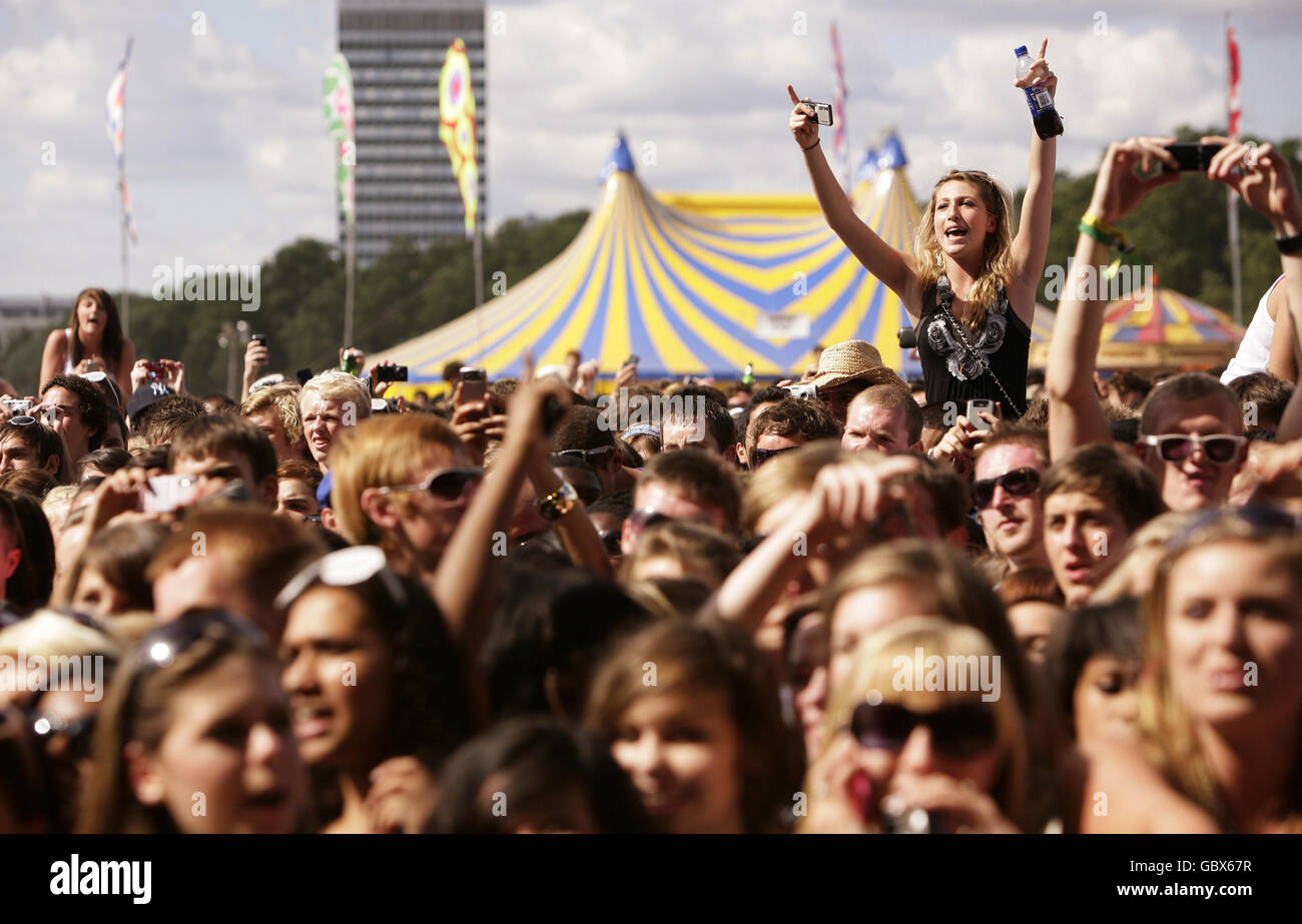 O2 Wireless Festival - London. The crowd watching N-Dubz performing on ...