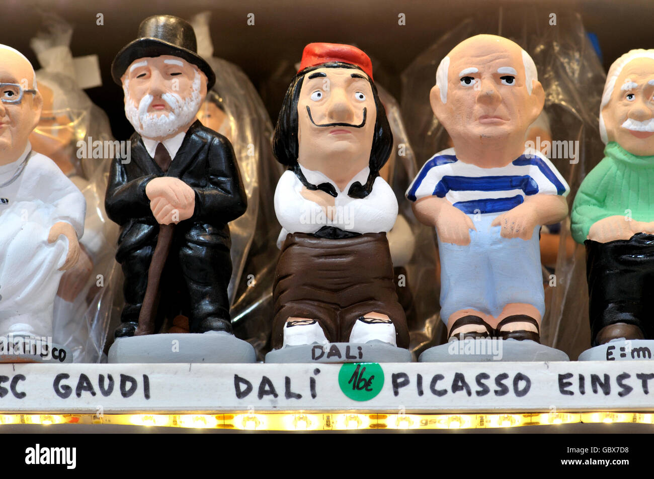 ´Caganers´, feature of modern nativity scenes at Santa Llucia Christmas ...