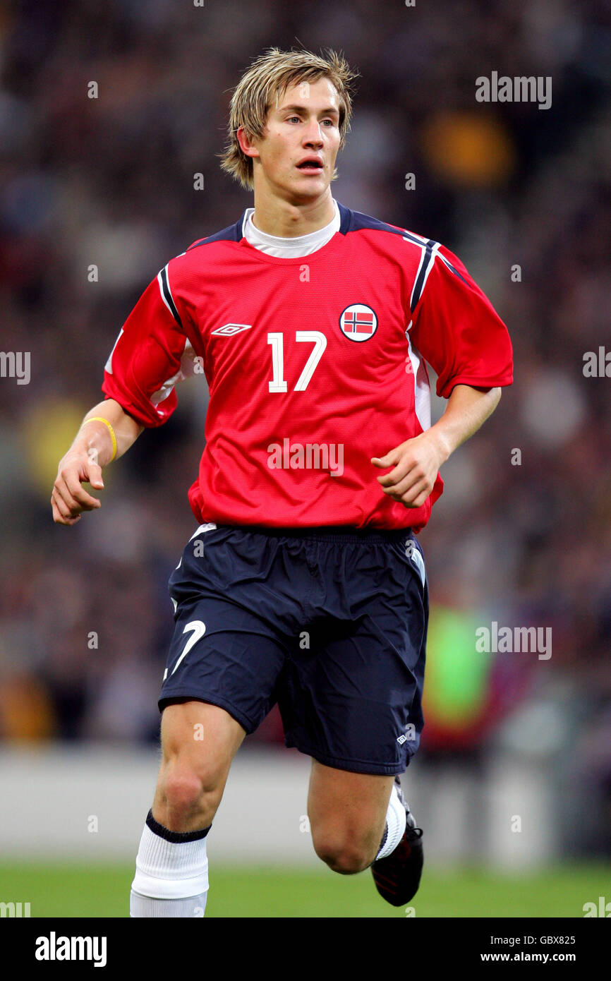 Soccer - FIFA World Cup 2006 Qualifier - Group Five - Scotland v Norway ...