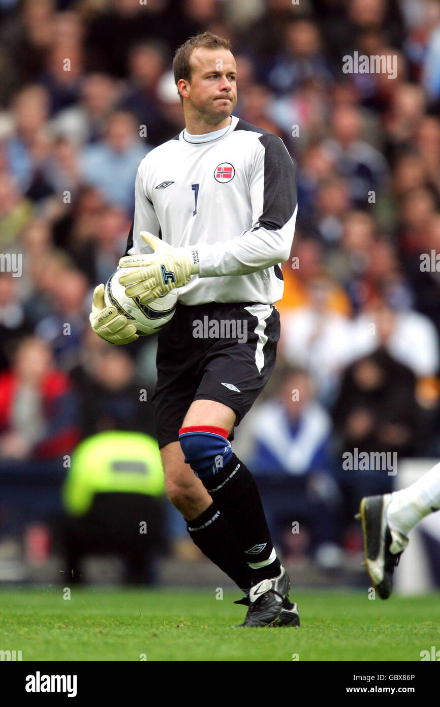 Soccer - FIFA World Cup 2006 Qualifier - Group Five - Scotland v Norway ...
