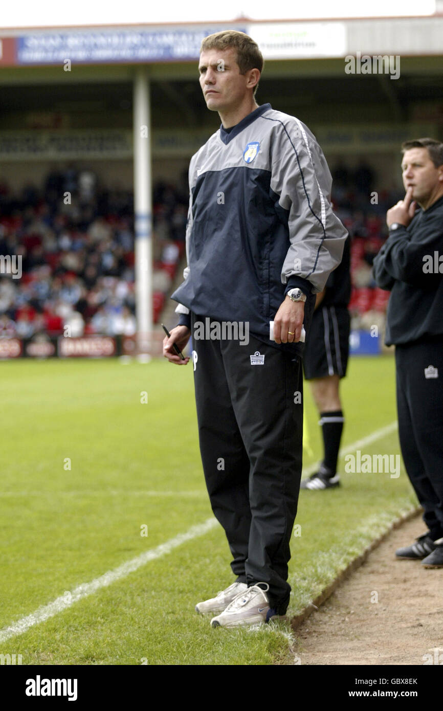 Colchester united manager phil parkinson hi-res stock photography and ...