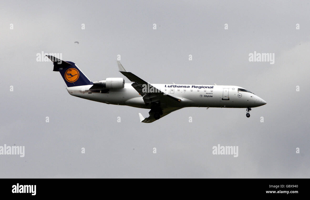 Lufthansa canadair rj200 d ach aeroplane jet plane gv general view hi ...