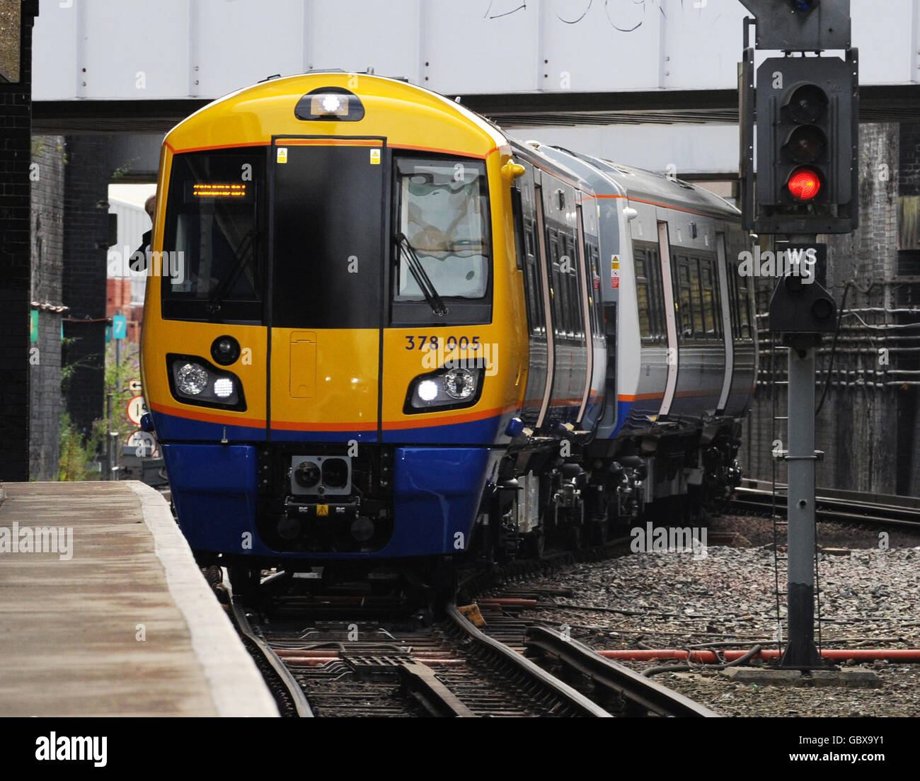 Londons Overground High Resolution Stock Photography and Images - Alamy