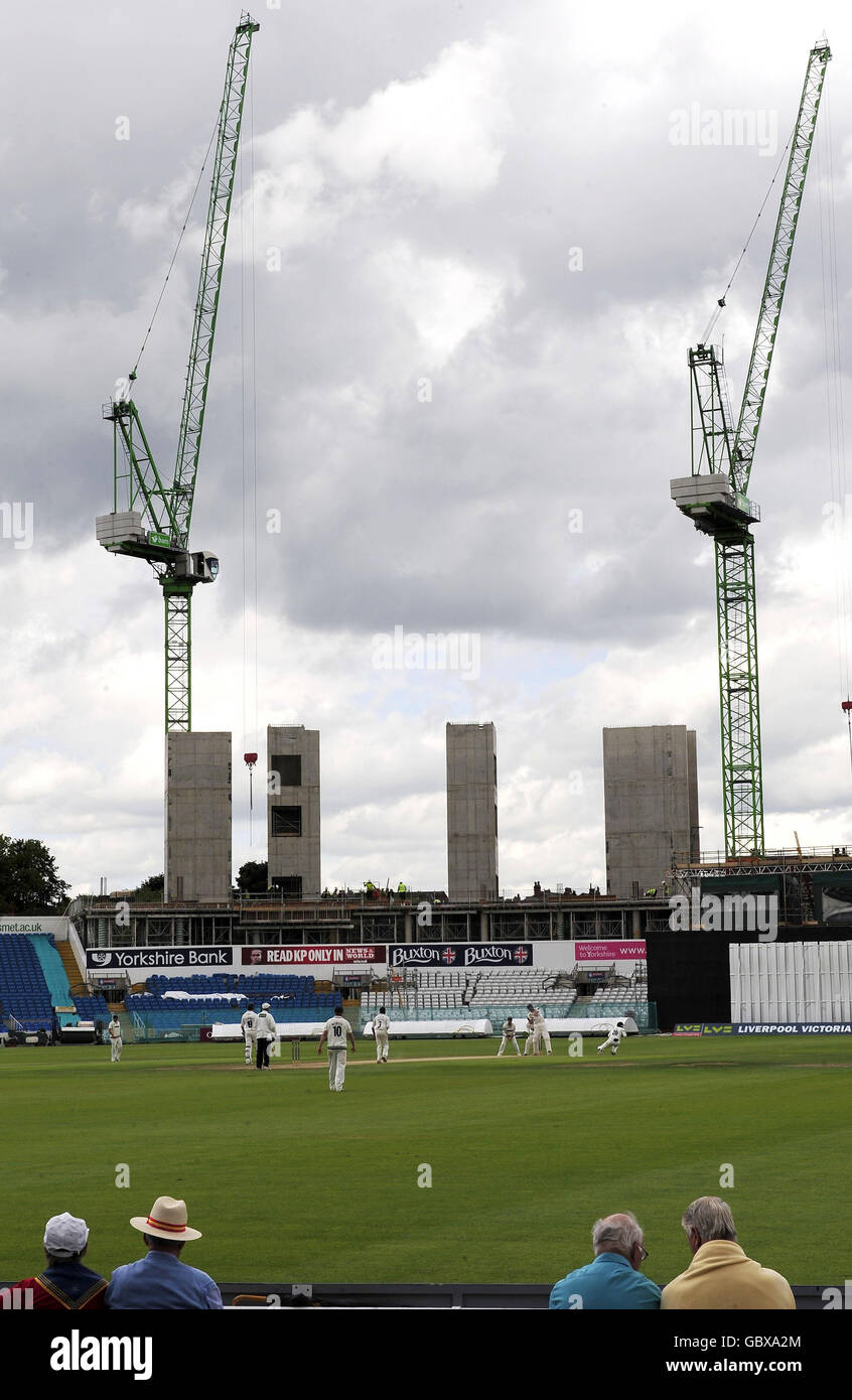 Headingley cricket ground view hi-res stock photography and images - Alamy