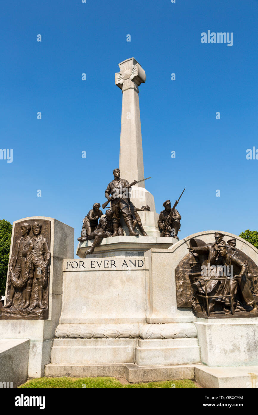 Port Sunlight village war memorial, Wirral, England Stock Photo - Alamy