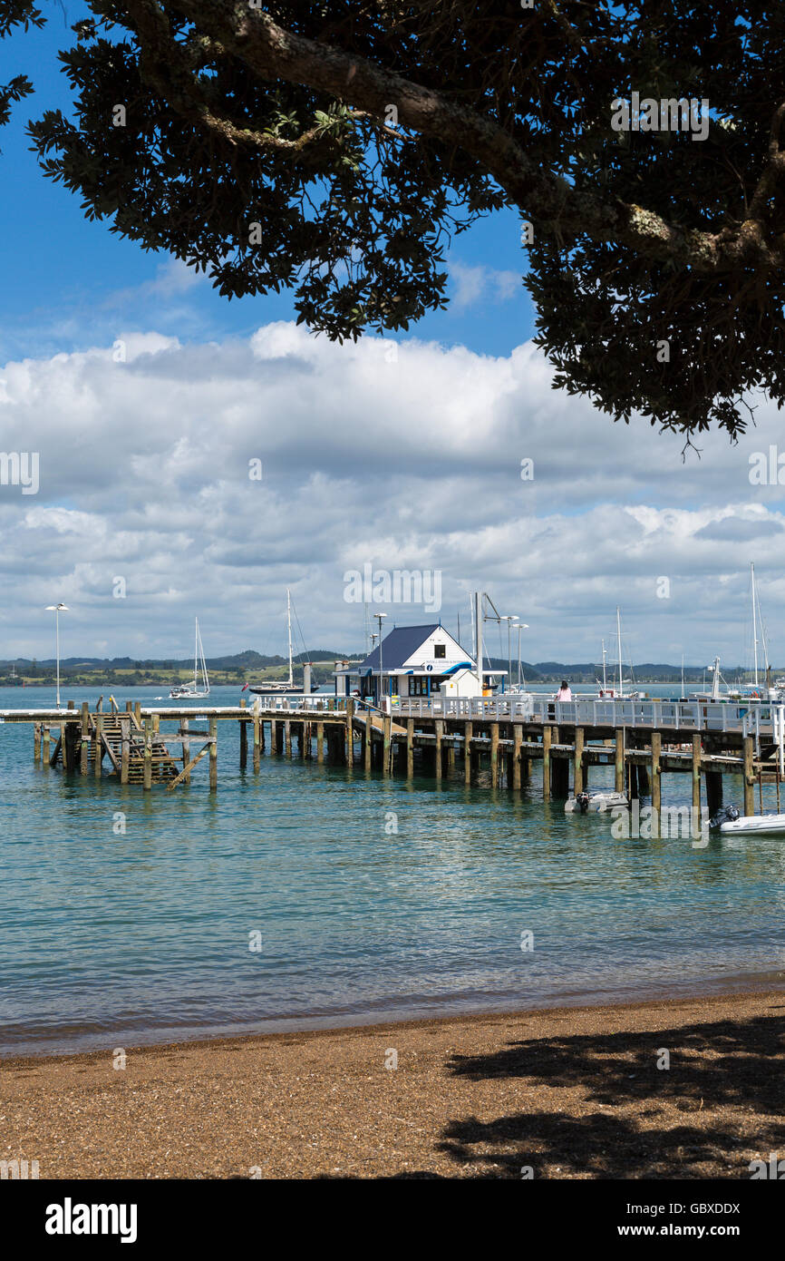 Bay of islands new zealand russell hi-res stock photography and images ...