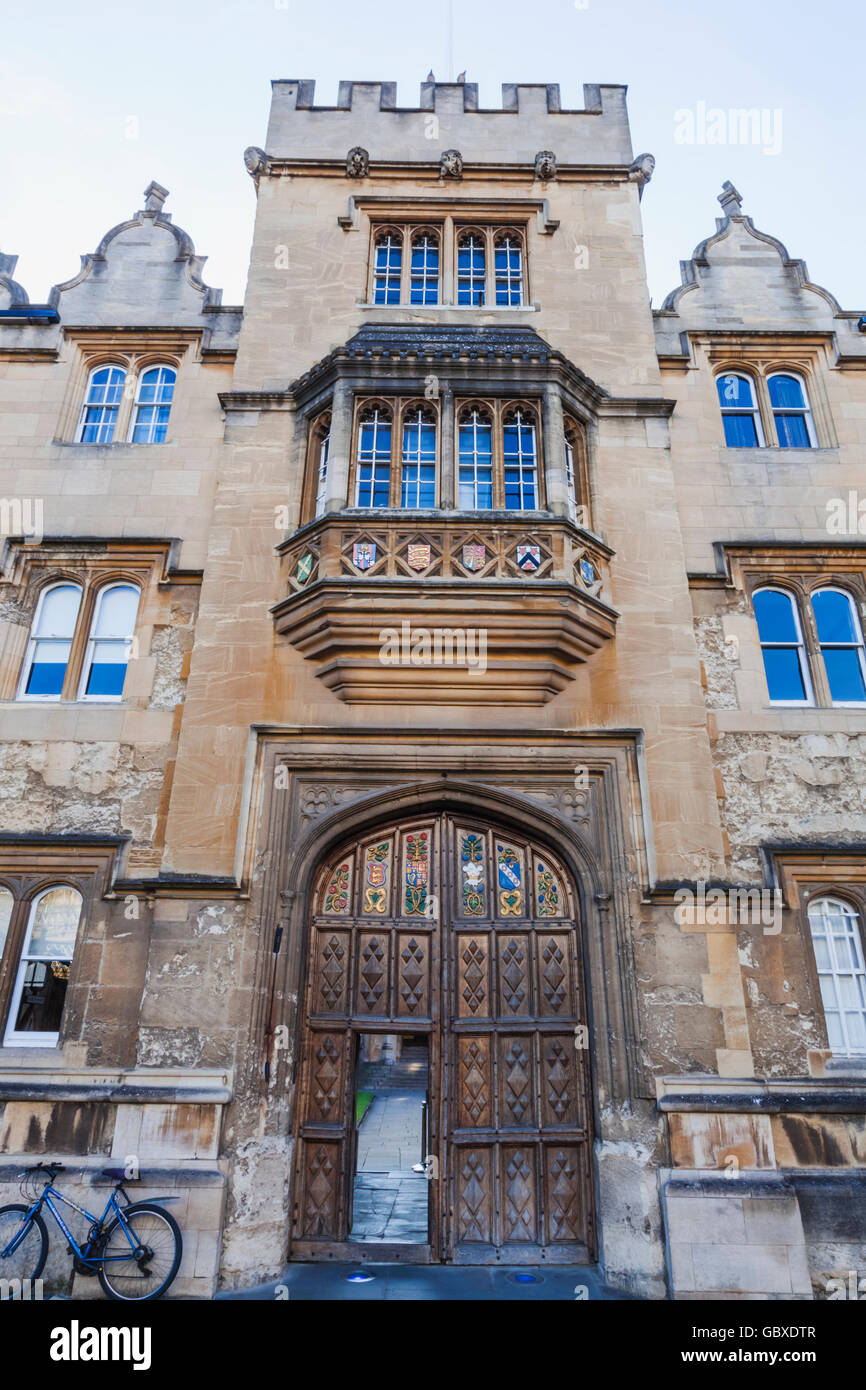Oxford university gate entrance hi-res stock photography and images - Alamy