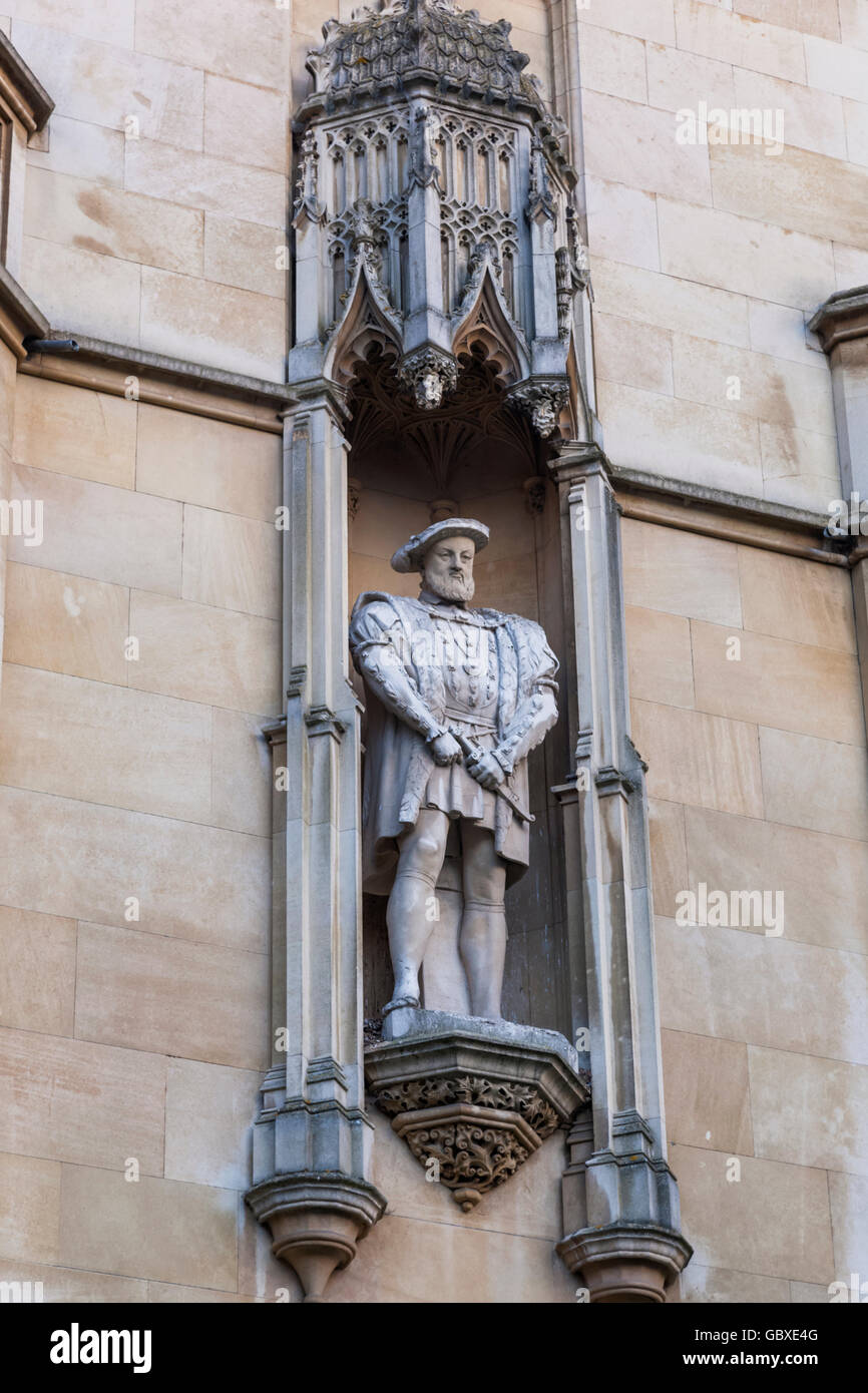 England, Cambridgeshire, Cambridge, King's College, Statue of Henry ...
