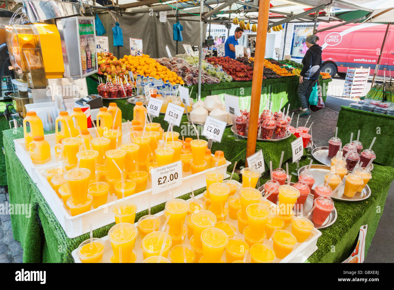 Smoothie stall hi-res stock photography and images - Alamy