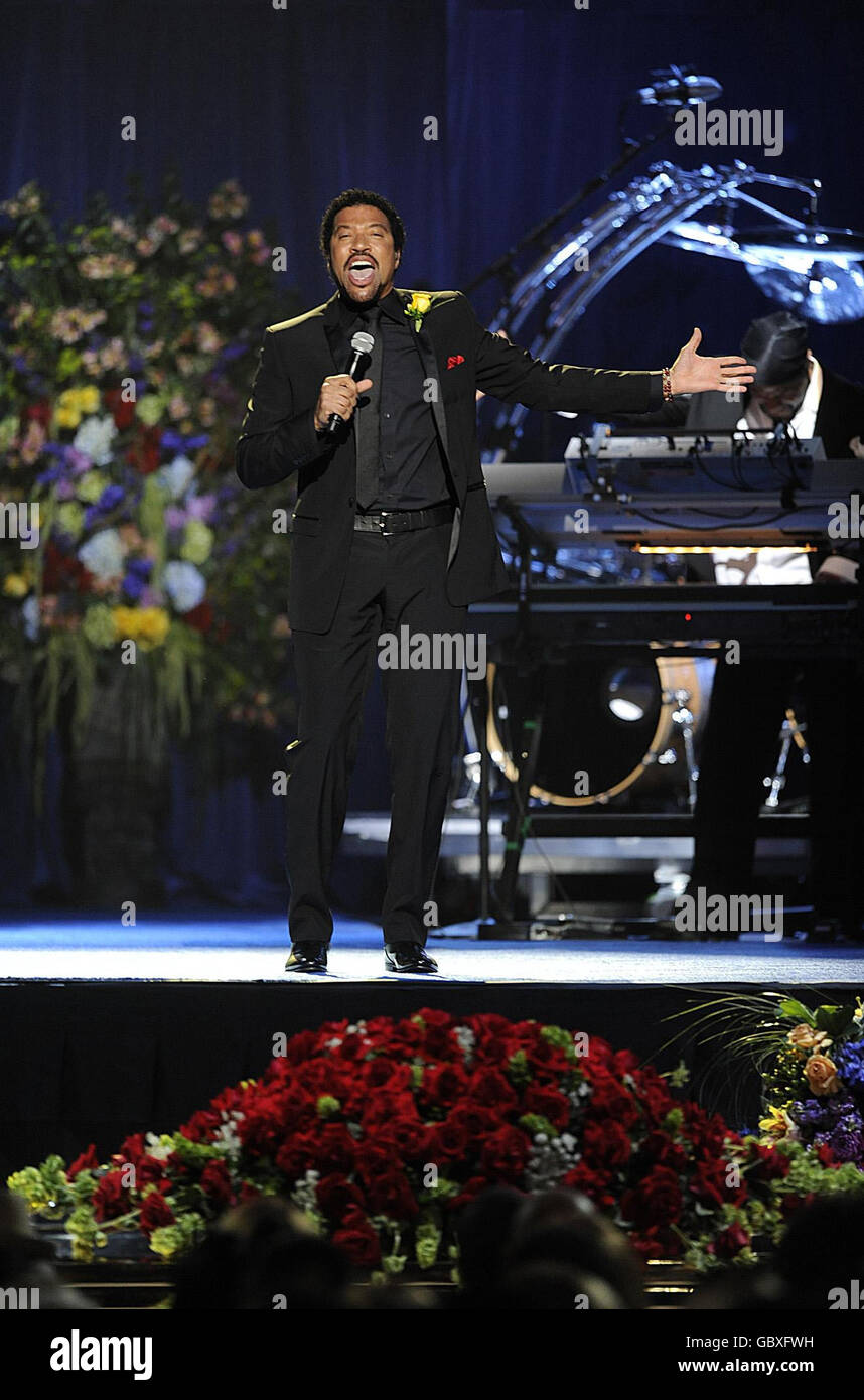 Michael Jackson Memorial Service Stock Photo - Alamy