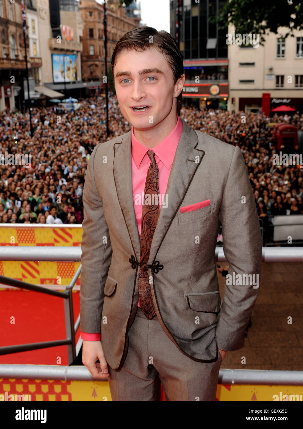 Daniel Radcliffe arriving for the world premiere of Harry Potter and ...