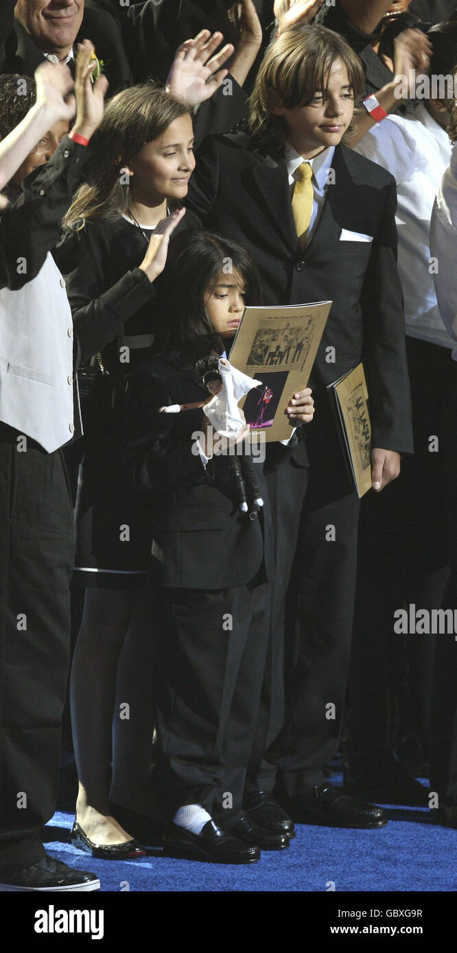 Jackson children (L-R) Paris, Prince Michael II 'Blanket' and Prince ...