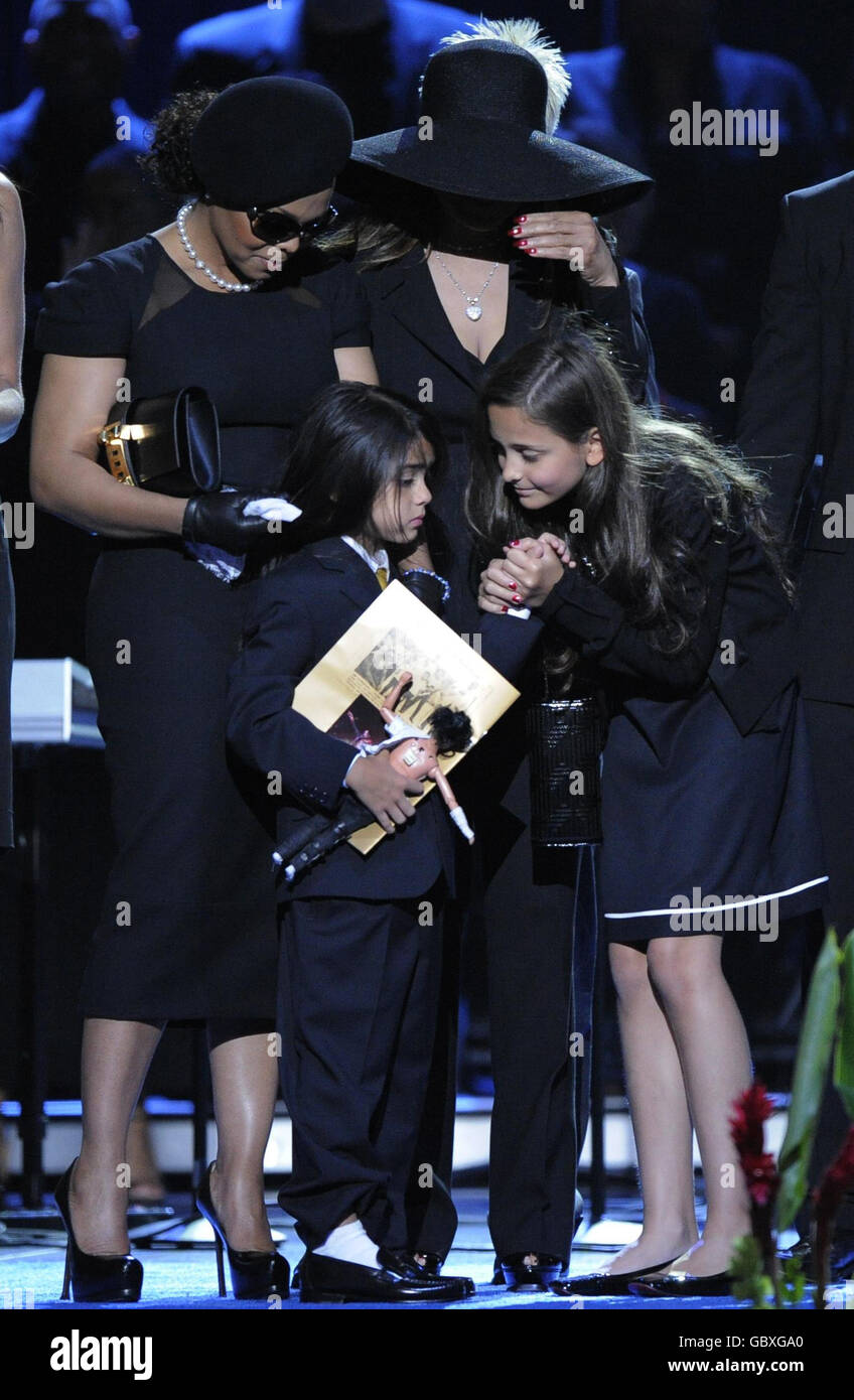 Michael Jackson Memorial Service Stock Photo - Alamy