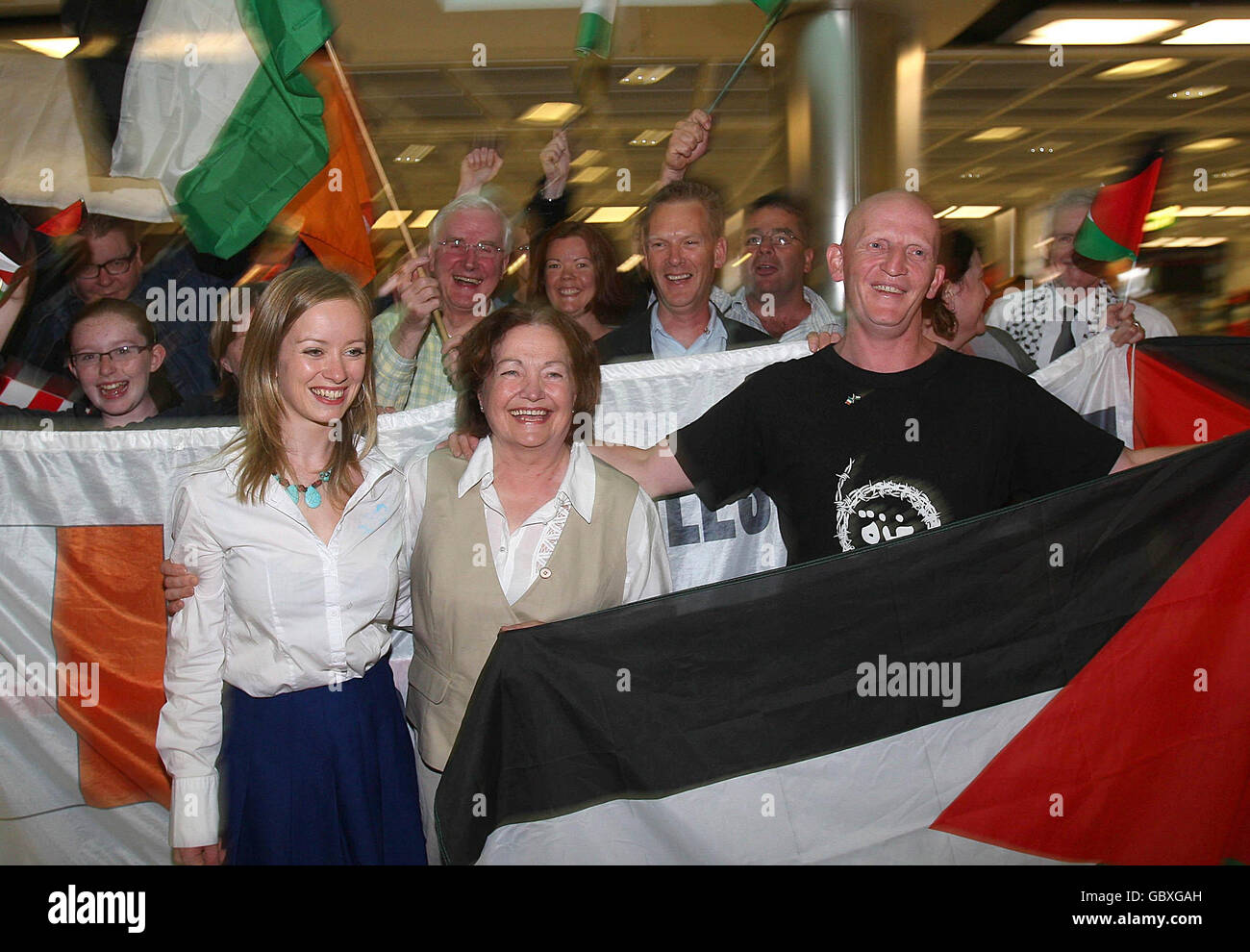 Half length top mid irish flag hi-res stock photography and images - Alamy