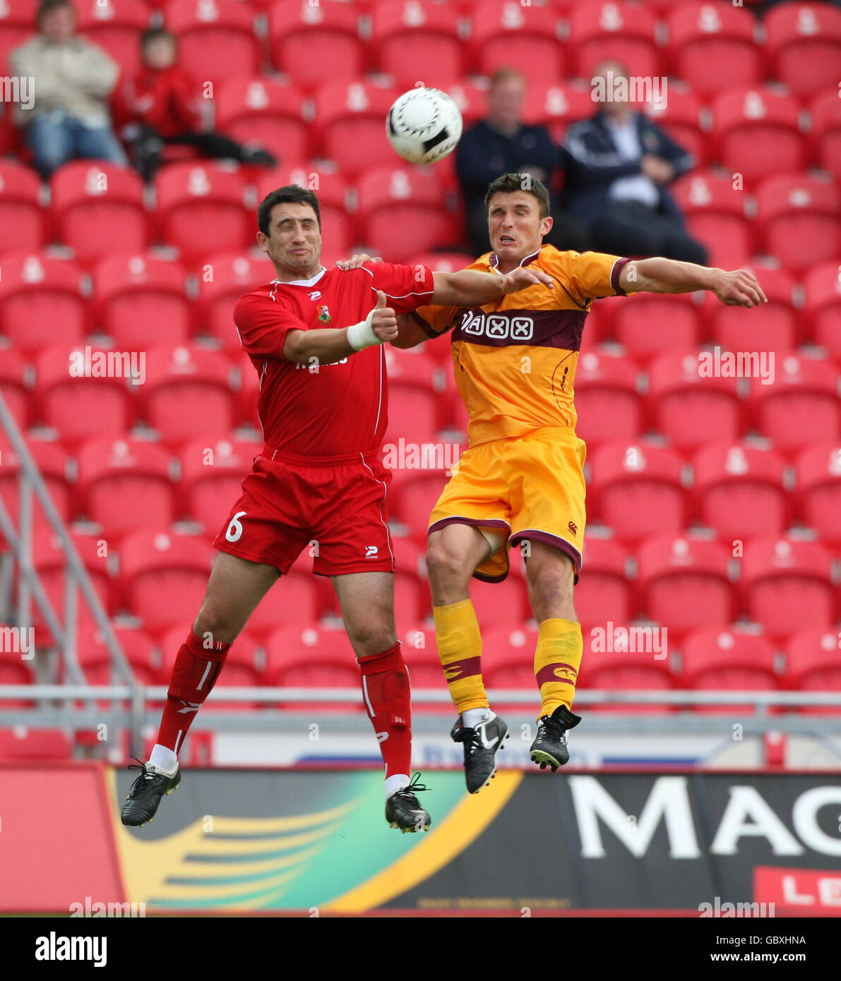 Second leg at parc y scarlets hi-res stock photography and images - Alamy