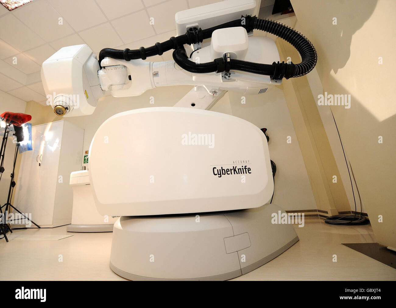 Cyberknife and radiation hi-res stock photography and images - Alamy