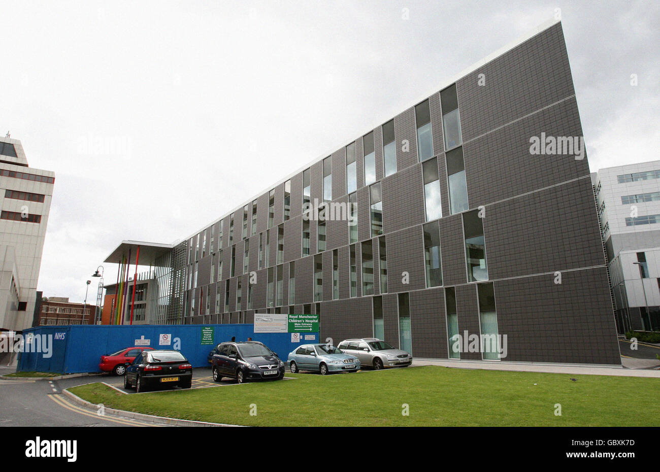 Royal manchester childrens hospital hi-res stock photography and images ...