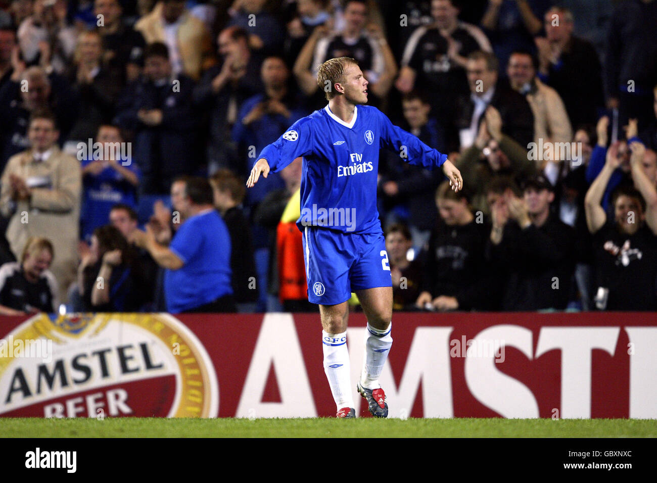 Chelseas eidur gudjohnsen celebrates scoring the second goal hi-res ...