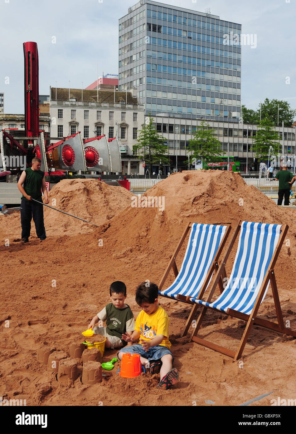 Nottingham old market square beach hi-res stock photography and images ...