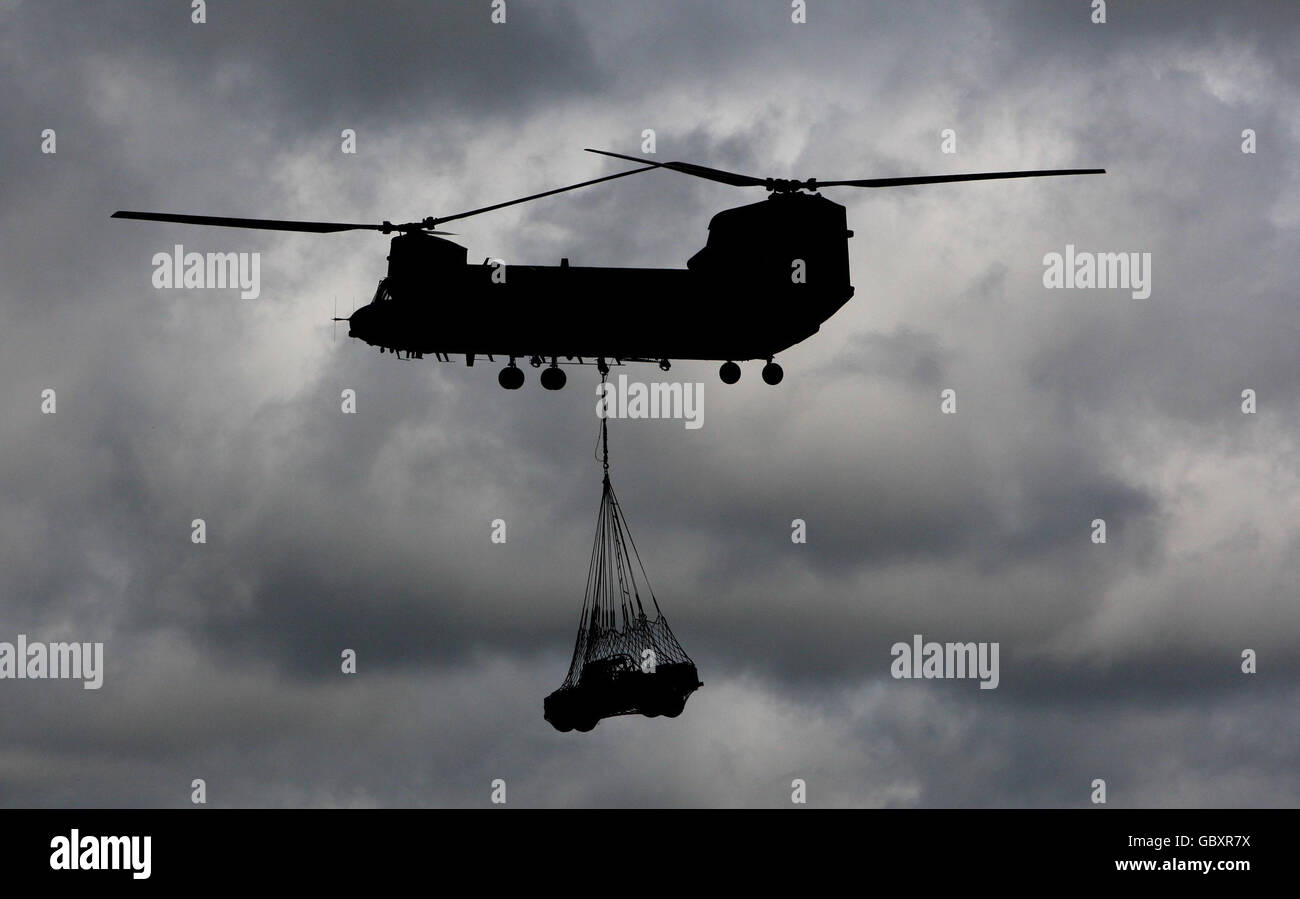 British army chinook helicopter twin hi-res stock photography and ...