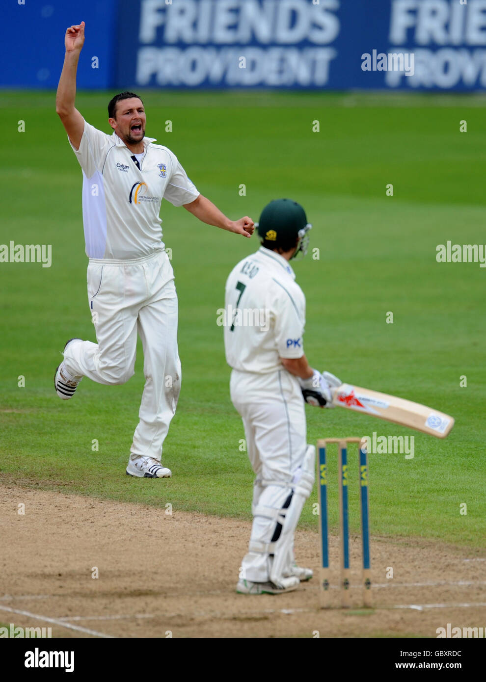 Cricket make advert advertising ampics hi-res stock photography and ...