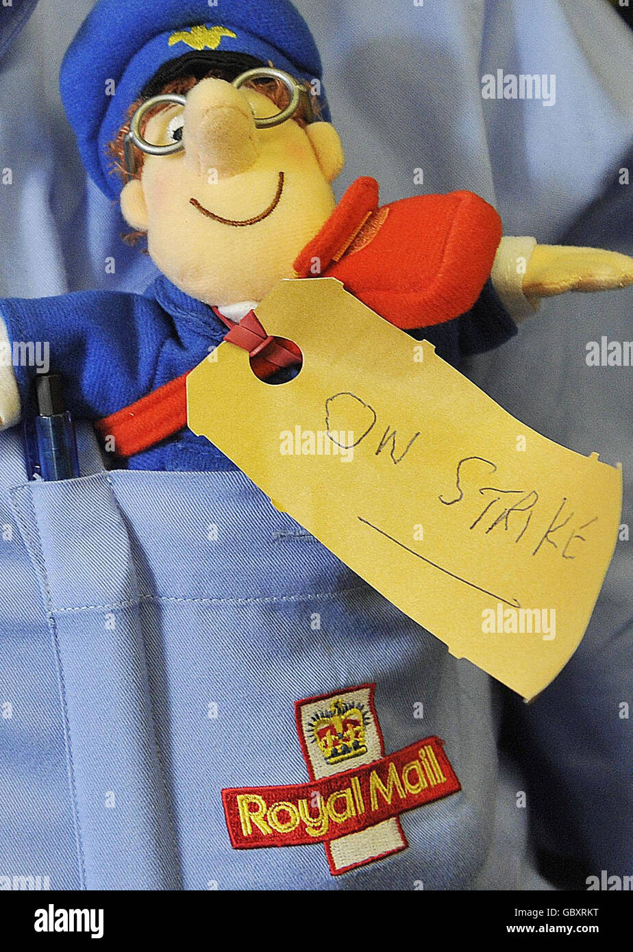Royal mail postman pat hi-res stock photography and images - Alamy