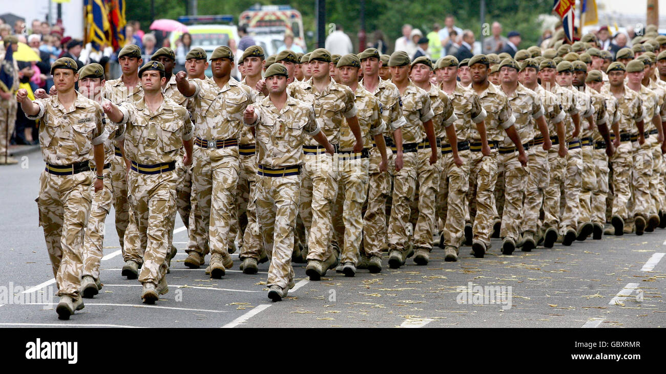 British soldiers arriving iraq hi-res stock photography and images - Alamy