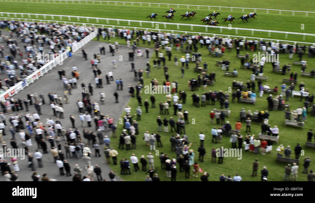 Weatherbys super sprint day newbury racecourse hi-res stock photography ...