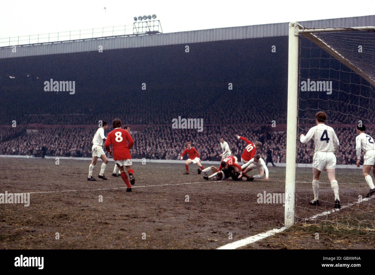 Paul reaney leeds united hi-res stock photography and images - Alamy