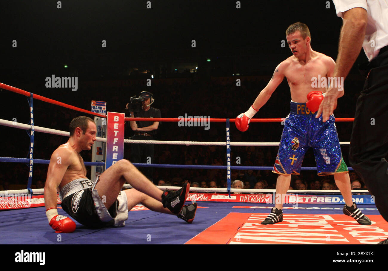 Boxing - Welterweight Bout - Frankie Gavin v Graham Fearn - MEN Arena ...