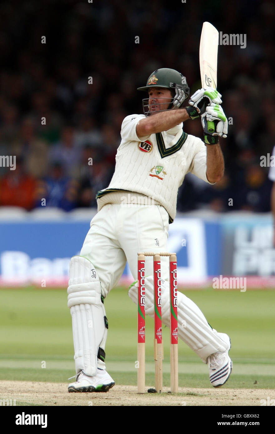 Ricky ponting pull shot hi-res stock photography and images - Alamy