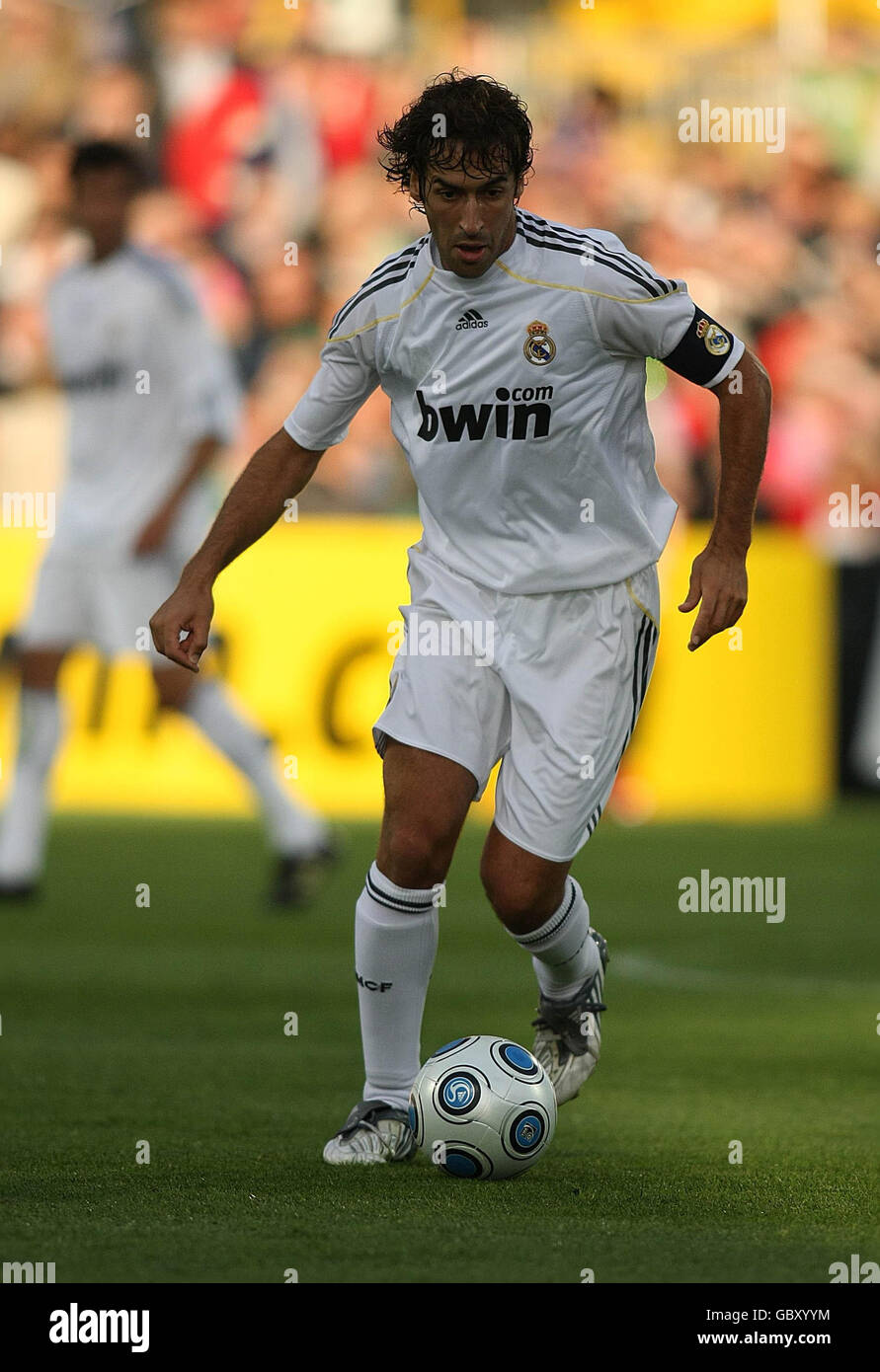 Real madrid soccer player raul hi-res stock photography and images - Alamy
