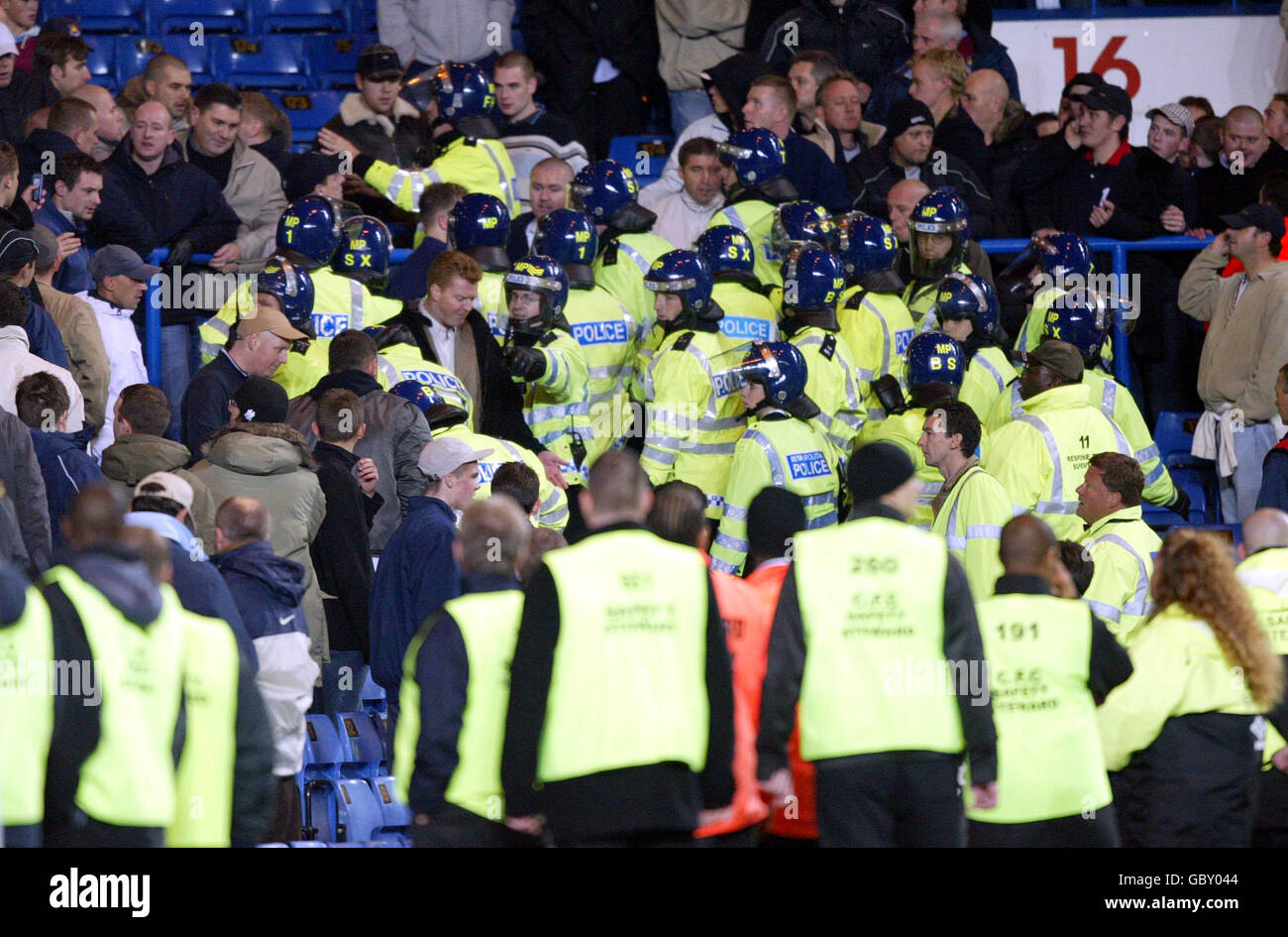 Football utd hooligans hooliganism hi-res stock photography and images ...