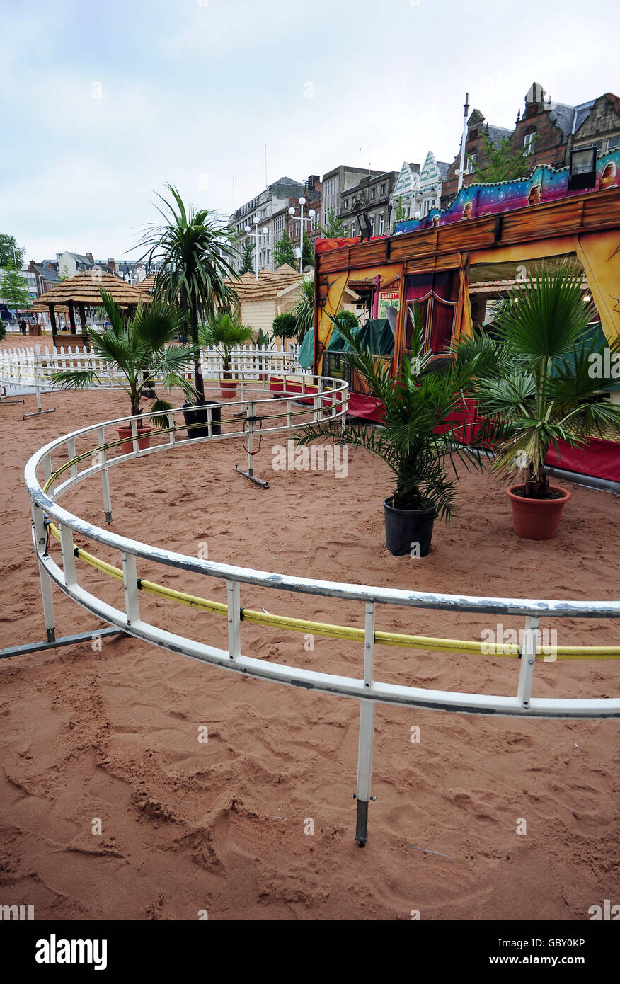 Nottingham's city centre beach Stock Photo - Alamy