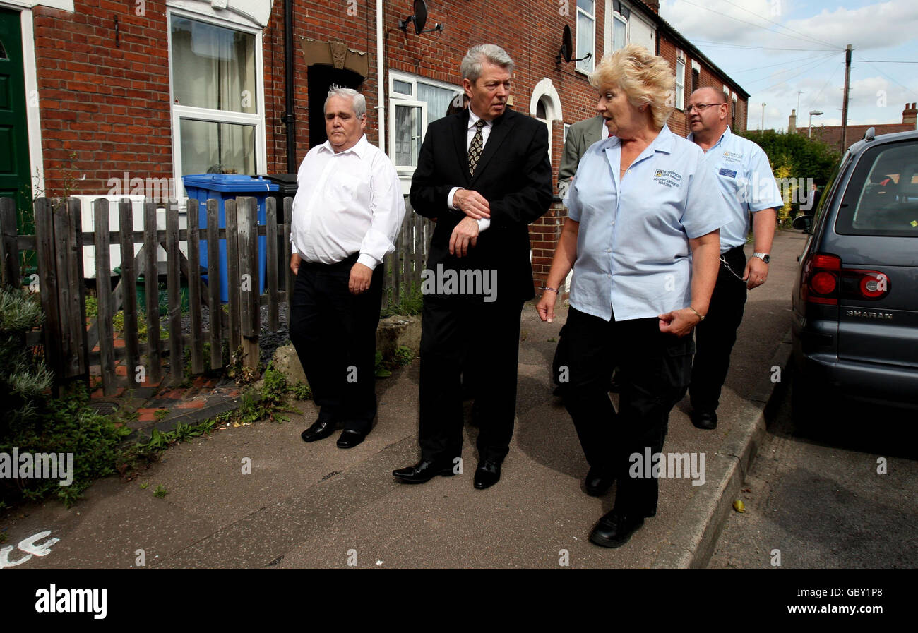 Home secretary Alan Johnson chats with community warden Mary Dickerson ...