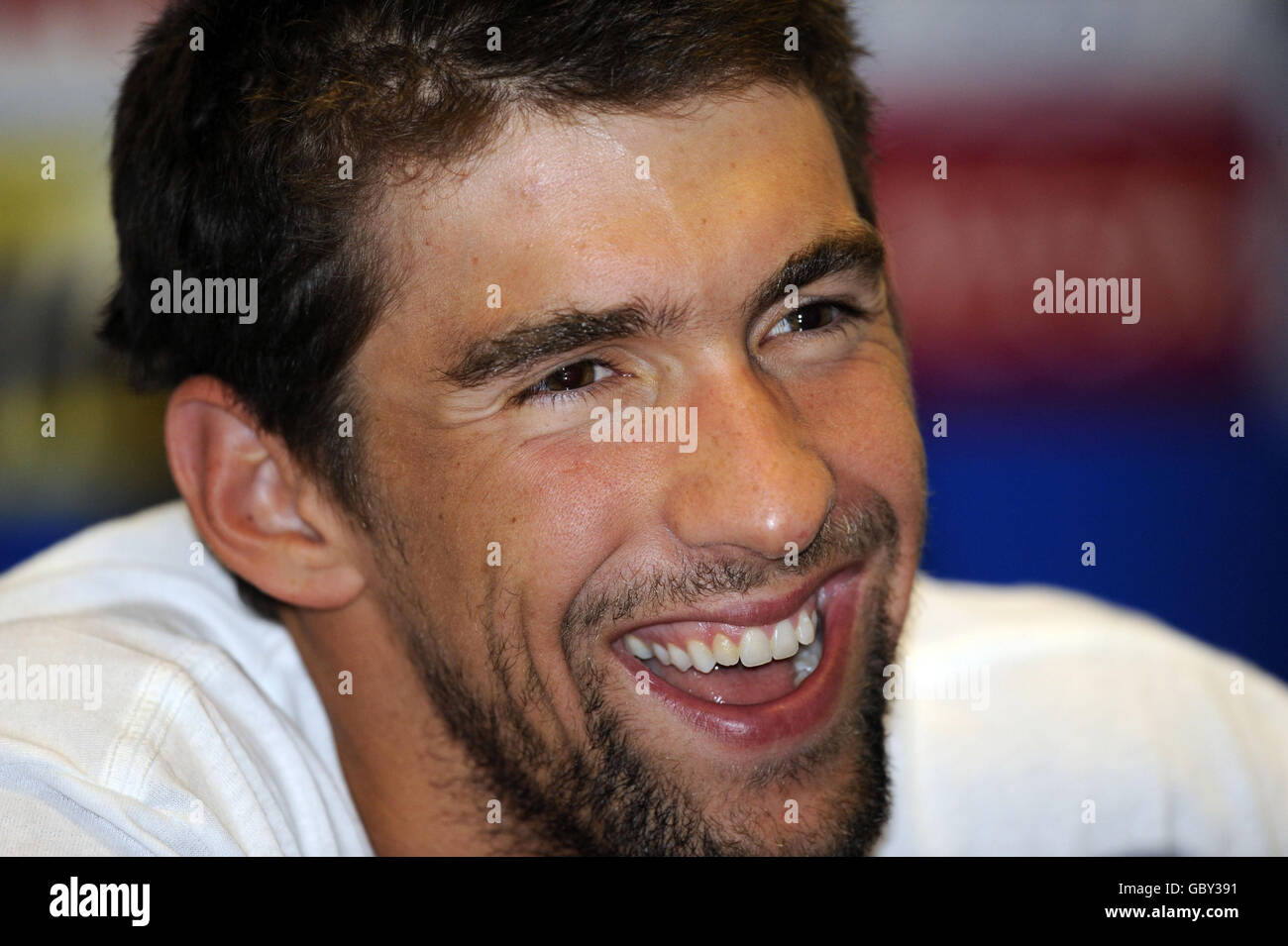 Us swimmer michael phelps smiles hi-res stock photography and images ...
