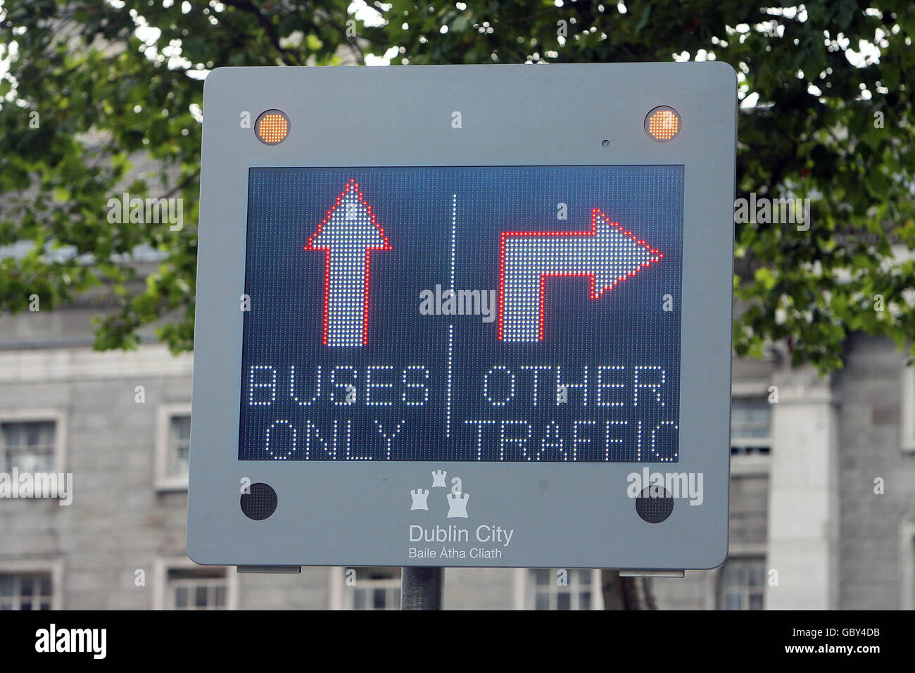 Green buses dublin hi-res stock photography and images - Alamy