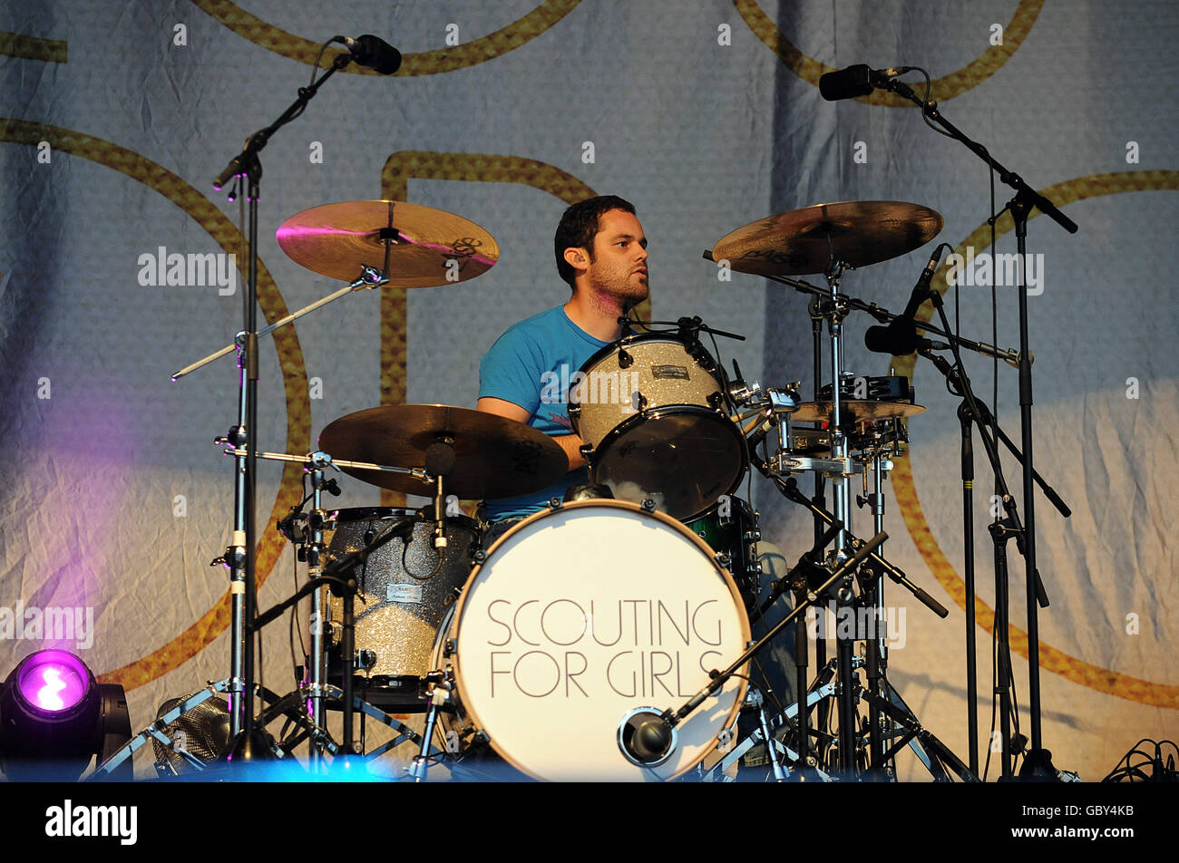 Scouting for girls drummer peter ellard hi-res stock photography and ...