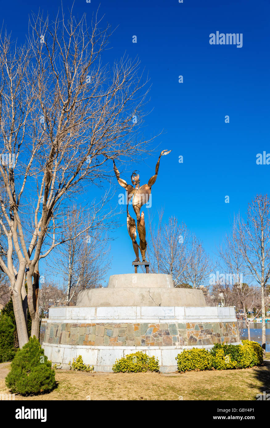 Statue at the embankment of Isfahan, Iran Stock Photo - Alamy