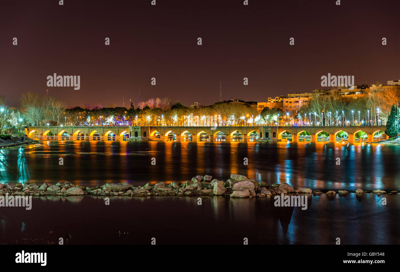 Joubi Bridge on the Zayanderud river in Isfahan - Iran Stock Photo - Alamy