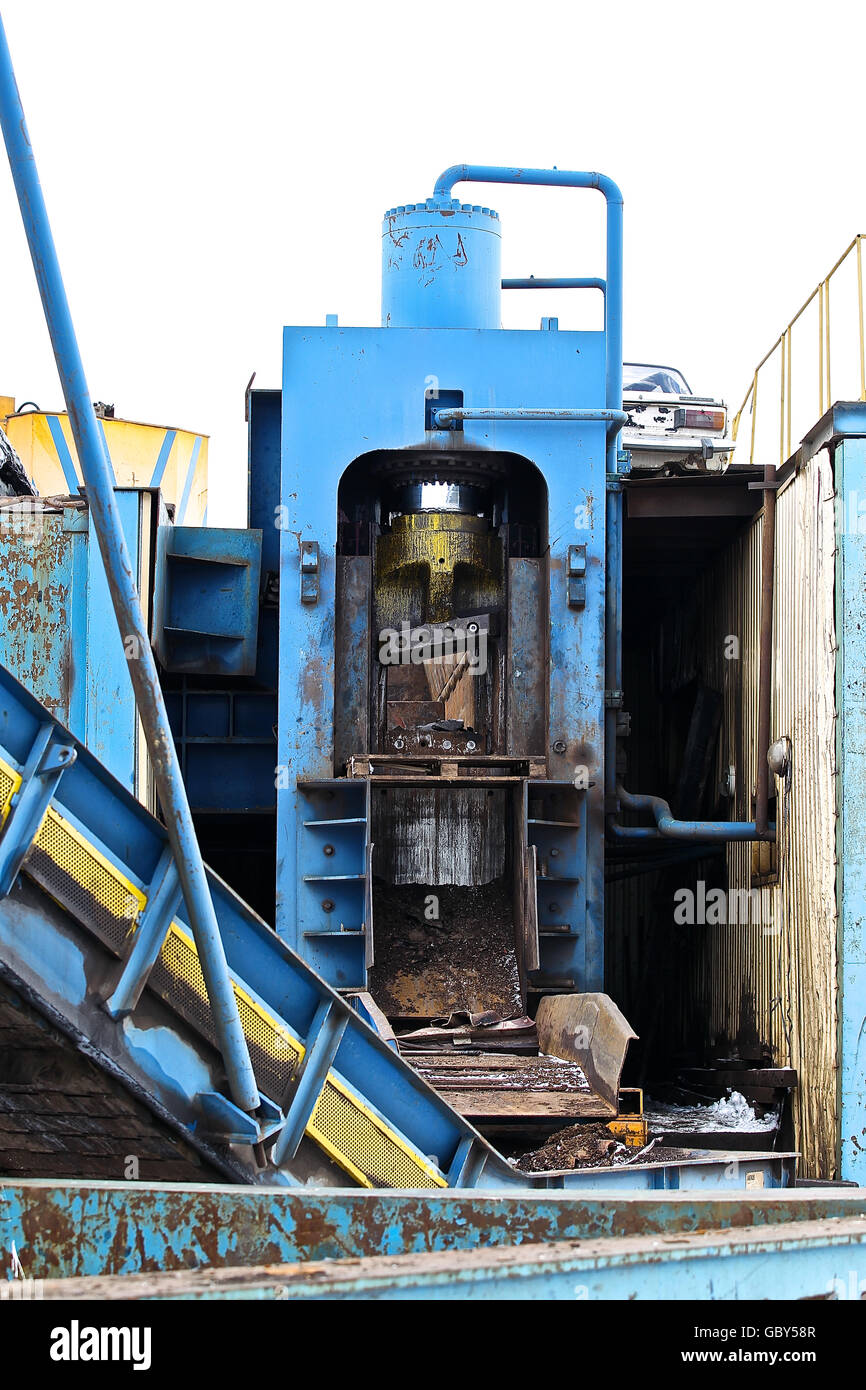 Scrap shear hi-res stock photography and images - Alamy