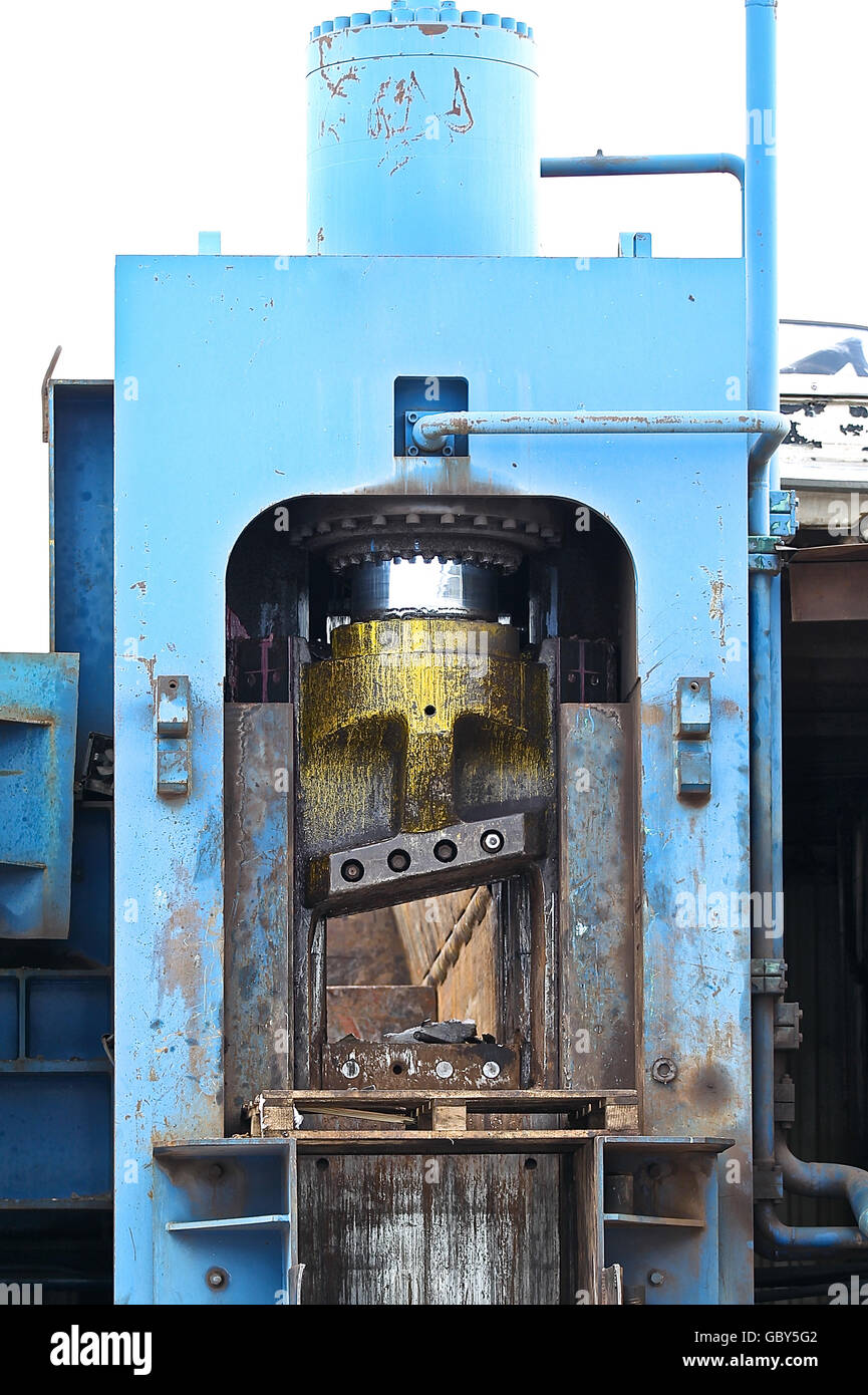 powerful hydraulic shears for cutting metal scrap Stock Photo - Alamy