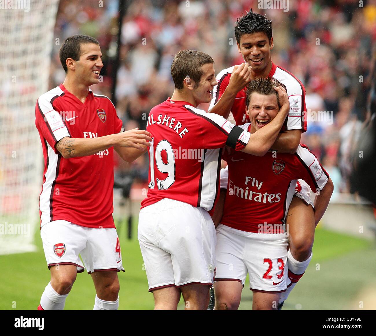 Arsenals andrey arshavin celebrates scoring the winning goal hi-res ...