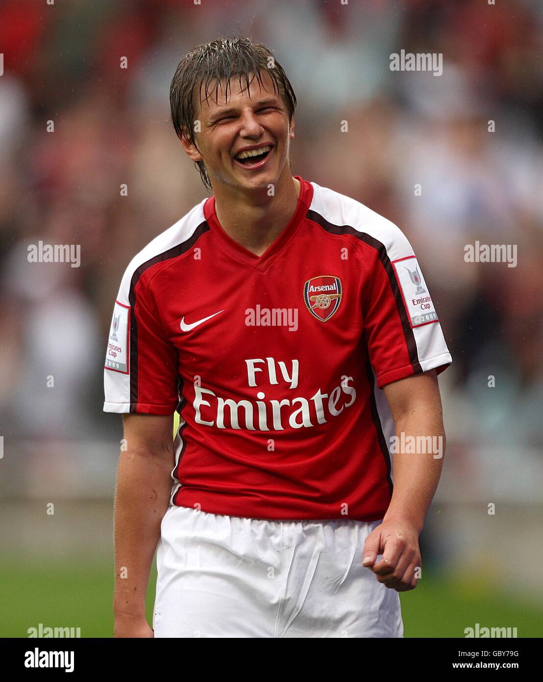 Arsenals andrey arshavin celebrates scoring the winning goal hi-res ...